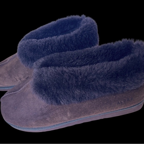Acorn | Shoes | Acorn Mens Sheepskin Bootie Slipper Us Size 6 Color ...